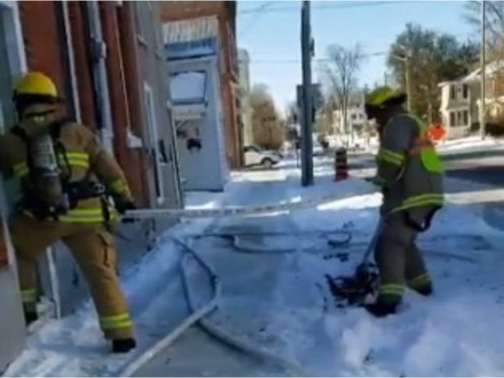 InQuinte.ca | Occupant and pets escape house fire in Napanee thanks to ...