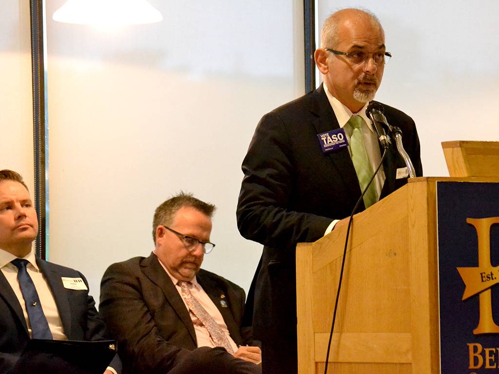 InQuinte.ca | Challengers take aim at Christopher