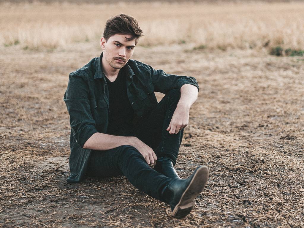 INQUINTE.CA | Stirling artist, Dustin Bird, releases debut album