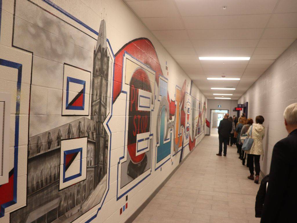 InQuinte.ca | New mural provides splash of colour and glimpse into ...