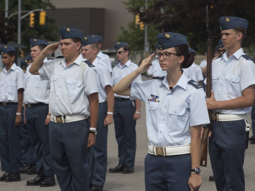 INQUINTE.CA | All cadets graduation 2016